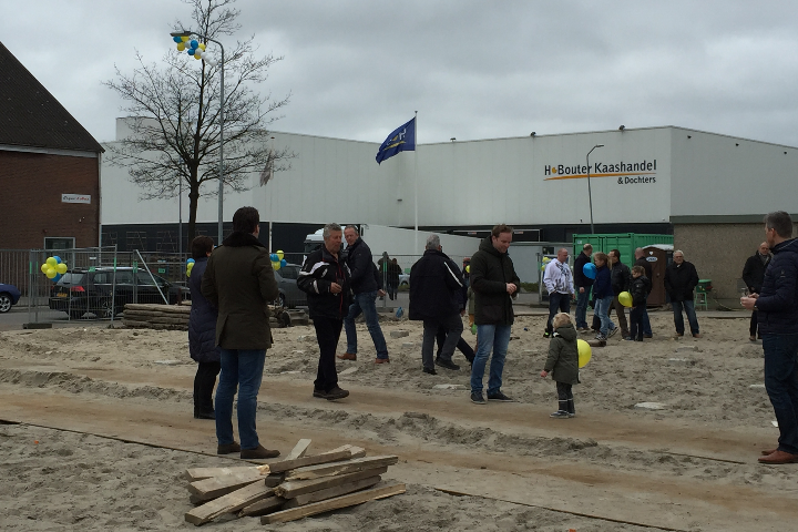 Eerste paal uitbreiding | H Bouter Kaas